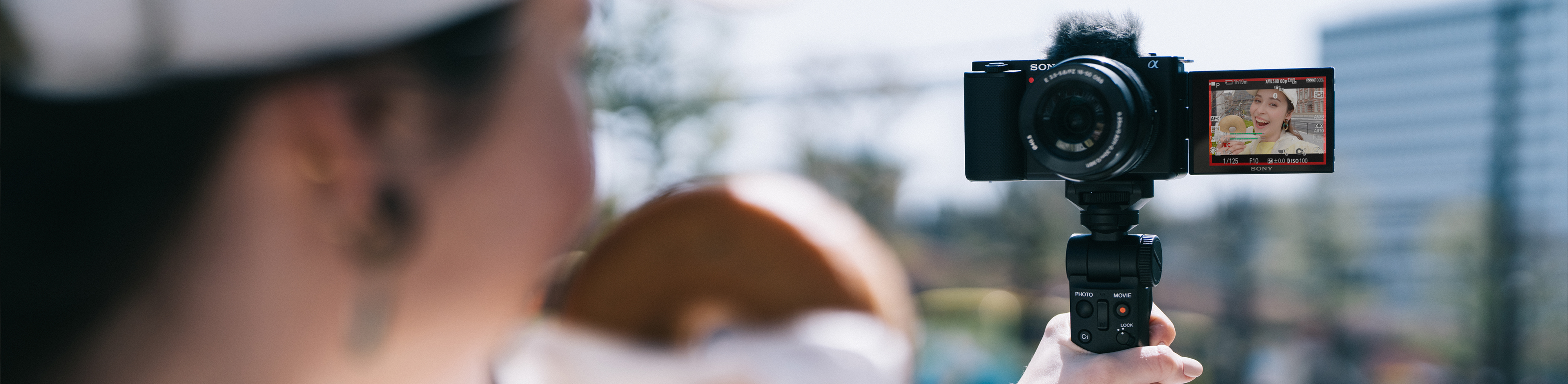 ZV-E10 | Interchangeable-lens vlog camera