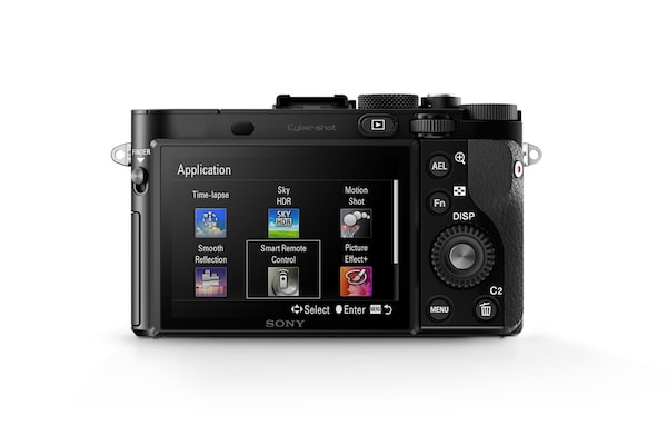 RX10 III with F2.4-4 large-aperture 24-600mm zoom lens | DSC-RX10M3 ...